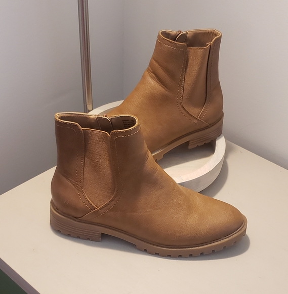 Wonderly | Shoes | Tan Ankle Boots | Poshmark